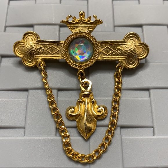 Jewelry | Vintage Regal Bar Chain Brooch Pin | Poshmark